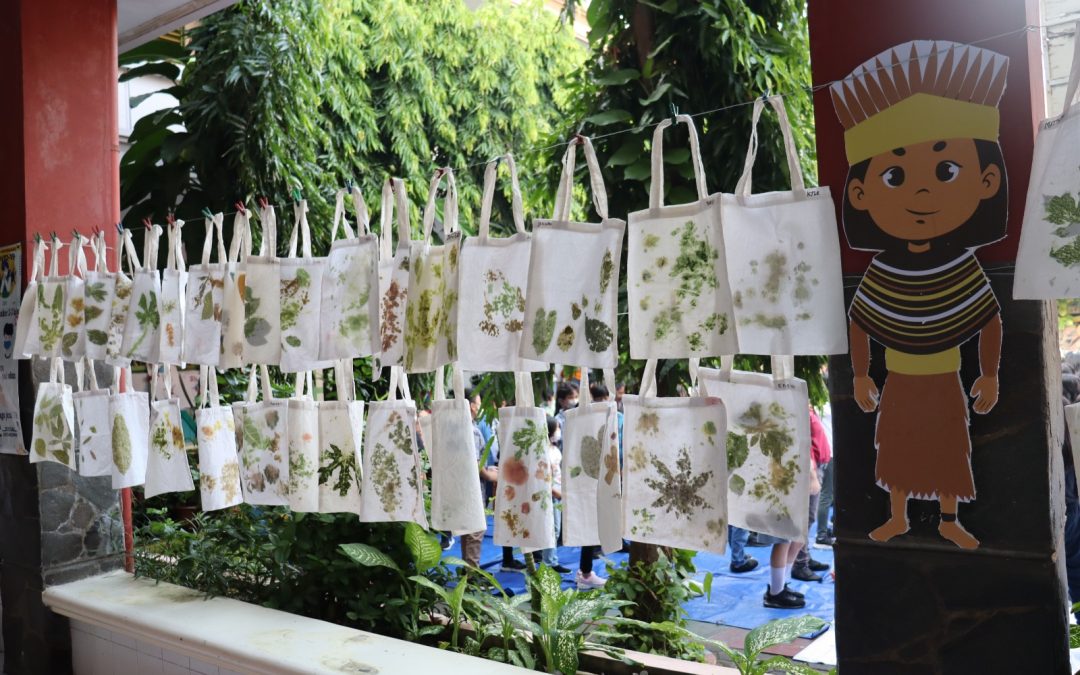 Batik Ecoprint tumbuhkan kreativitas dalam diri siswa SD Marsudirini ...